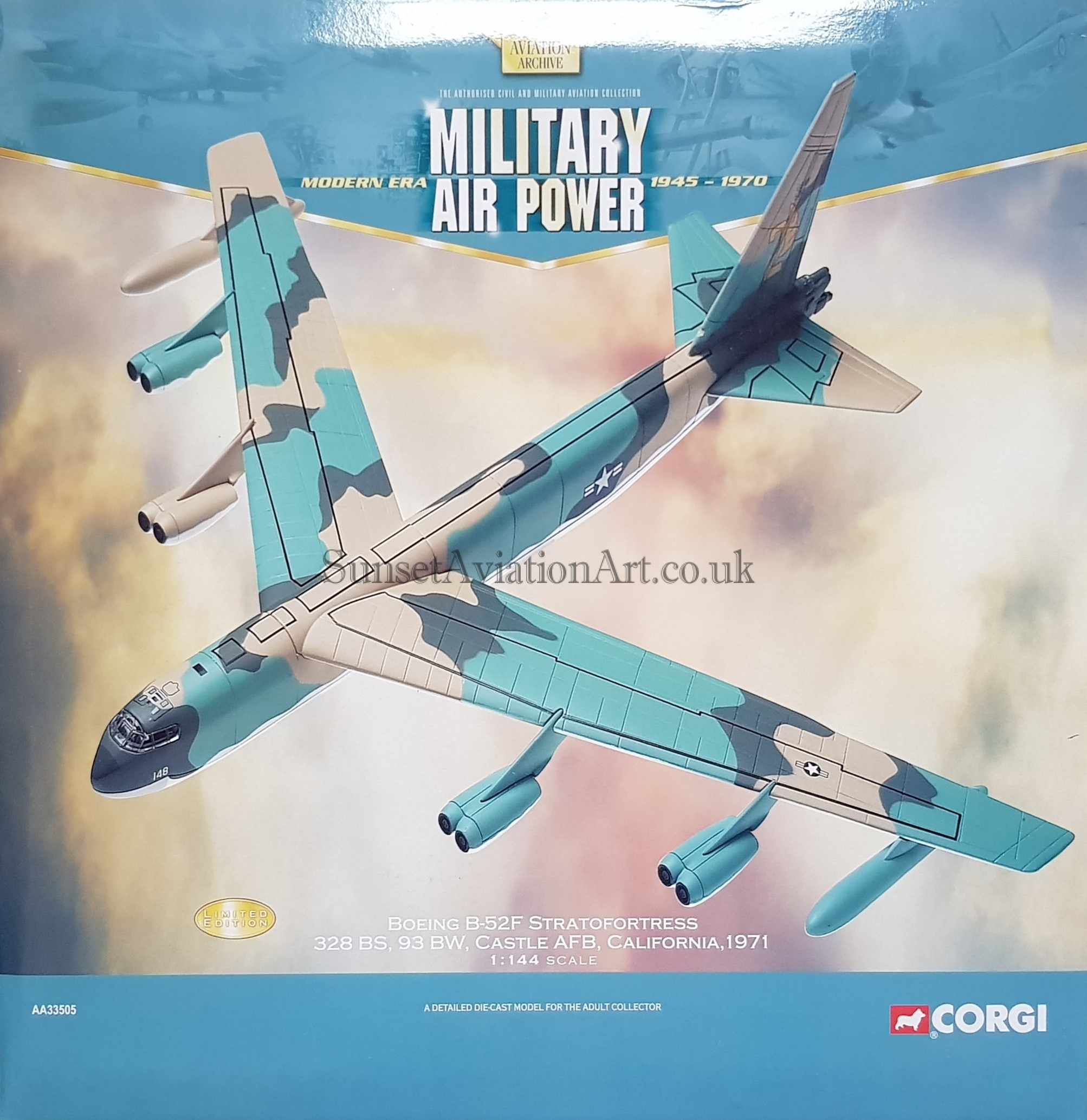 AA33505 Corgi Boeing B-52 F die-cast scale model