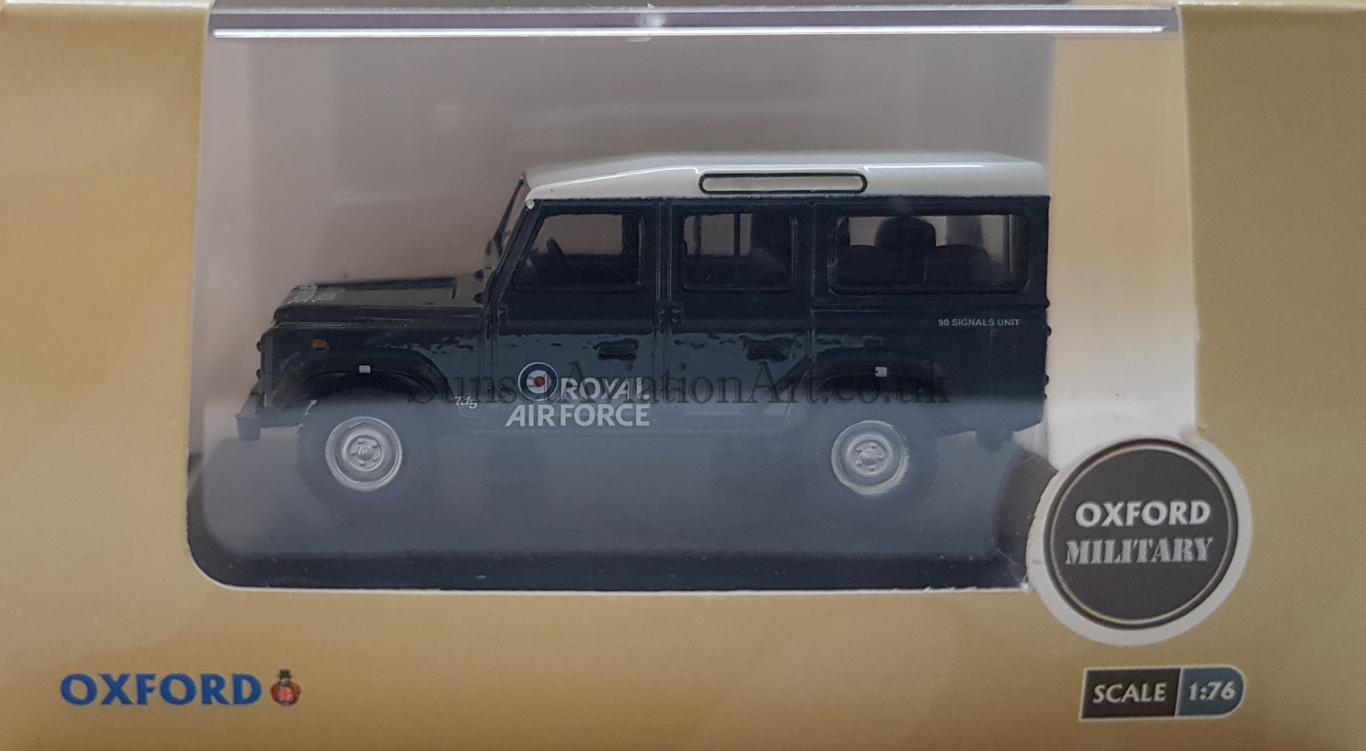 76DEF013 Land Rover Defender Station Wagon RAF Military