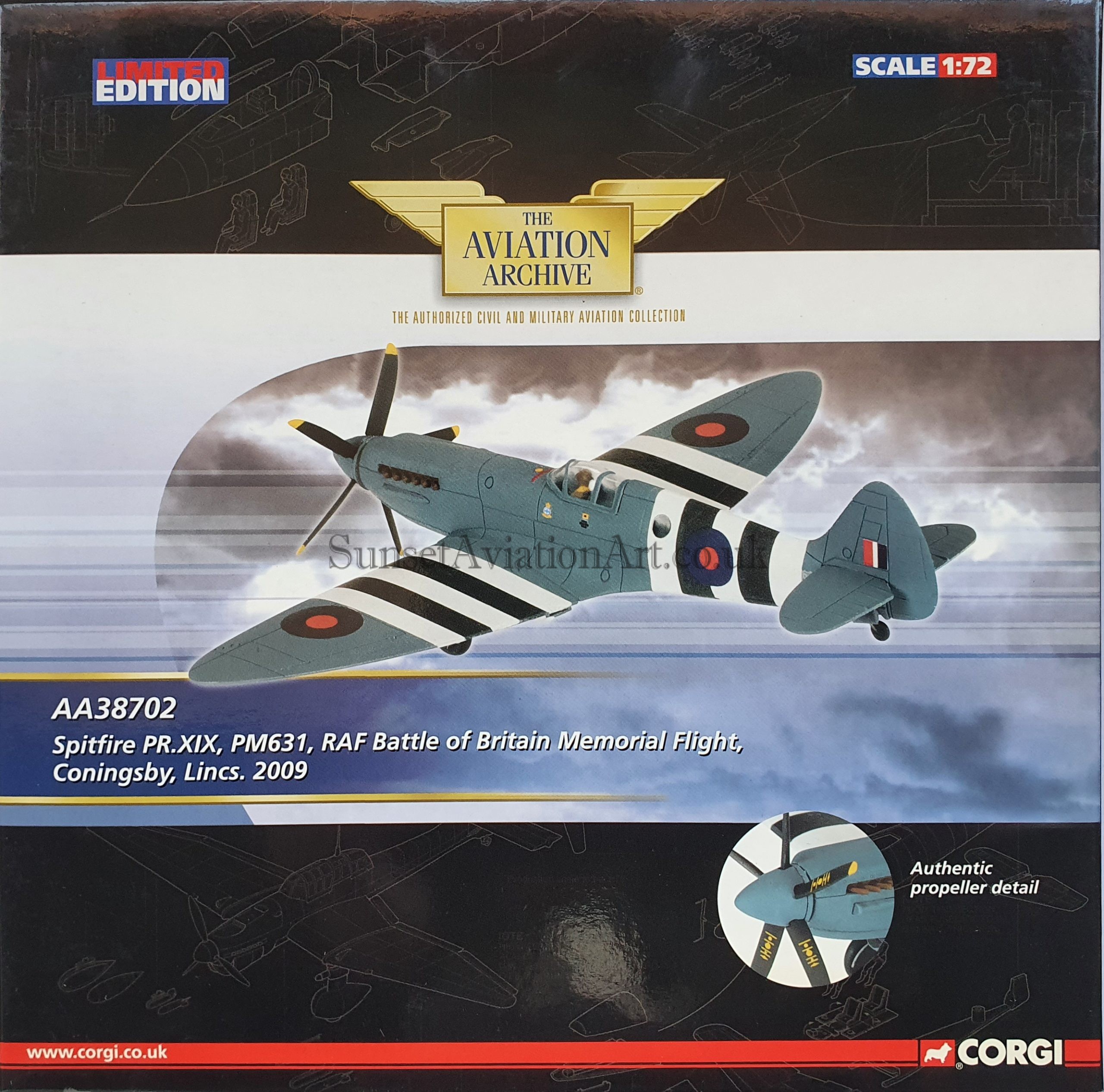 AA38702 Corgi Spitfire PR.XIX PM631 RAF Battle of Britain