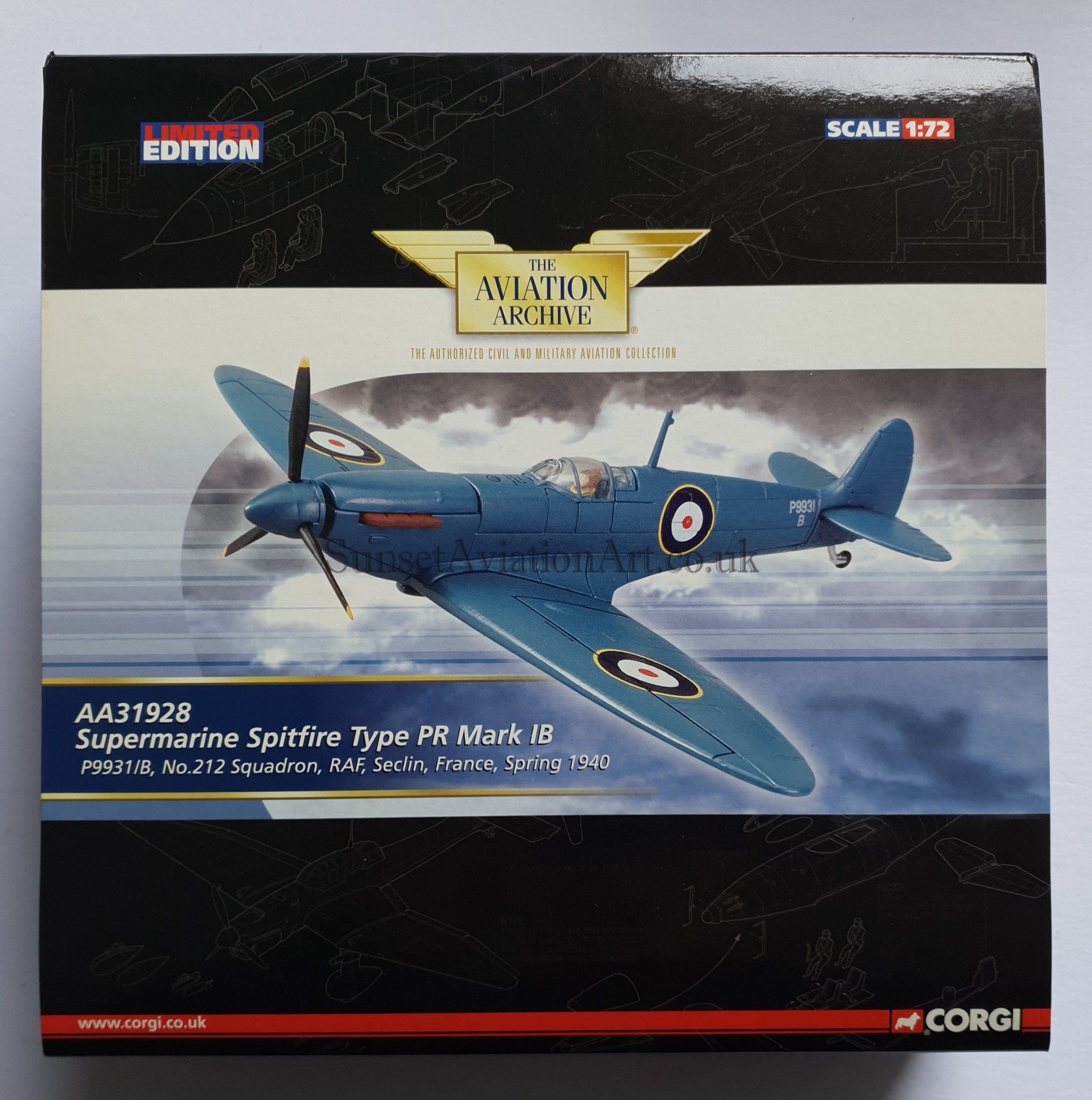 Corgi AA31928 Supermarine Spitfire Type PR Mark IB P9931/B